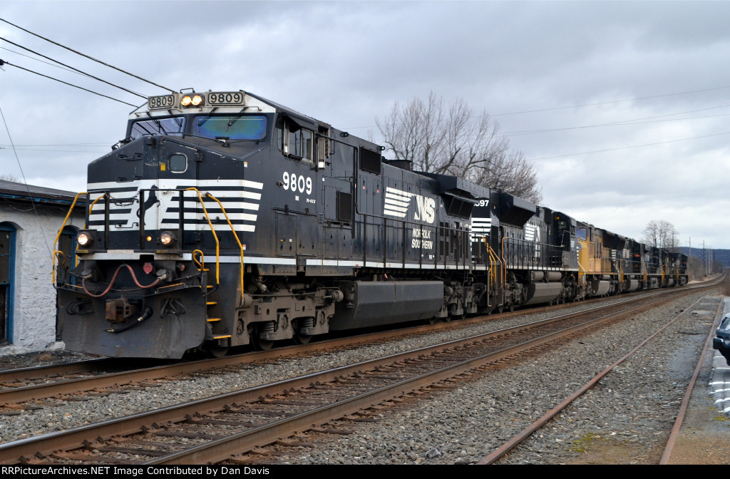 NS C40-9W 9809 leads 967